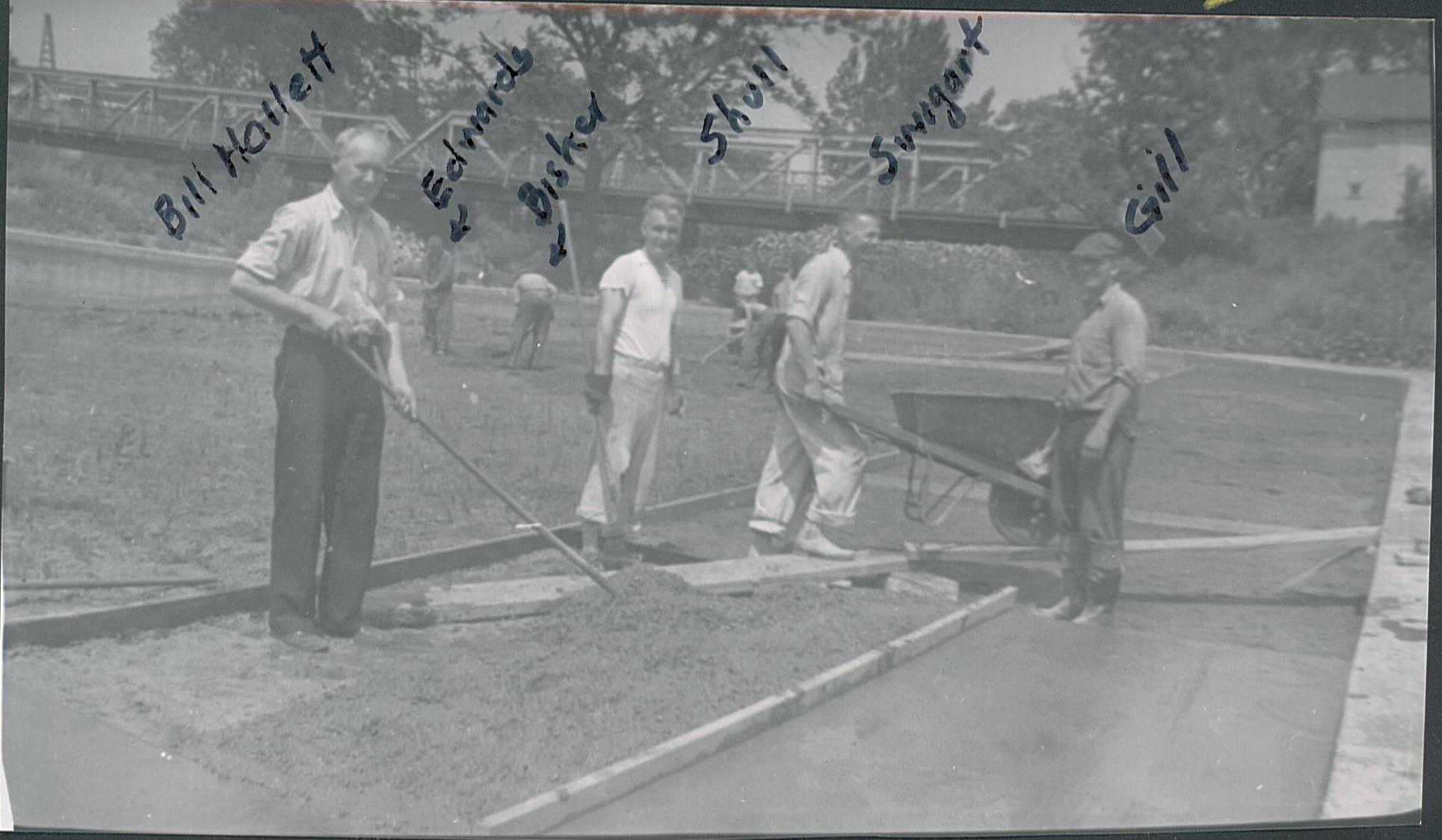 File:(25) Laying Concrete Floor in Pool.jpeg - Canal Fulton Memory Project